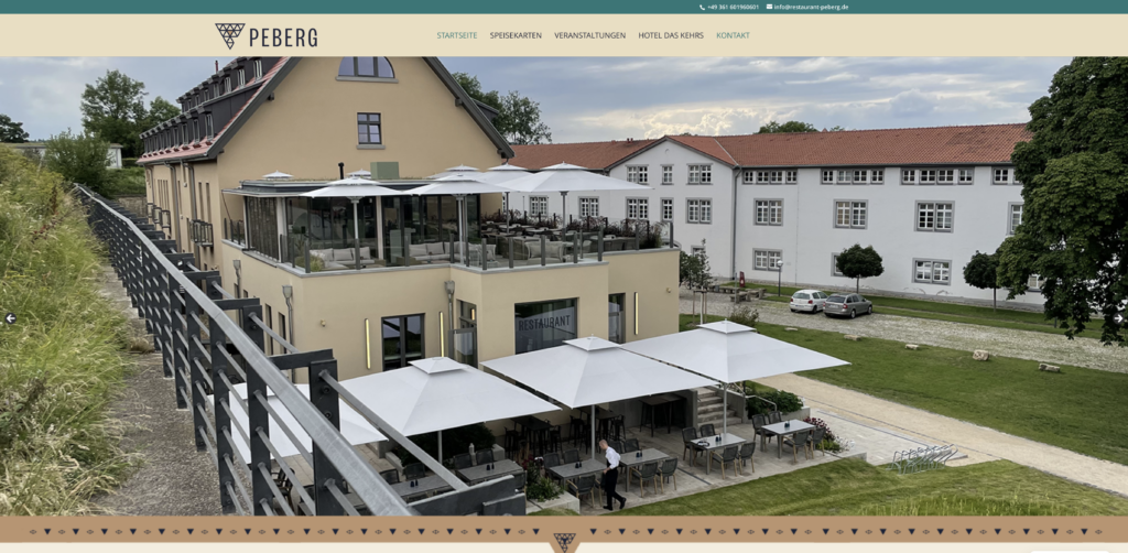 Essen mit Ausblick: Speisekarten im Restaurant PEBERG Erfurt